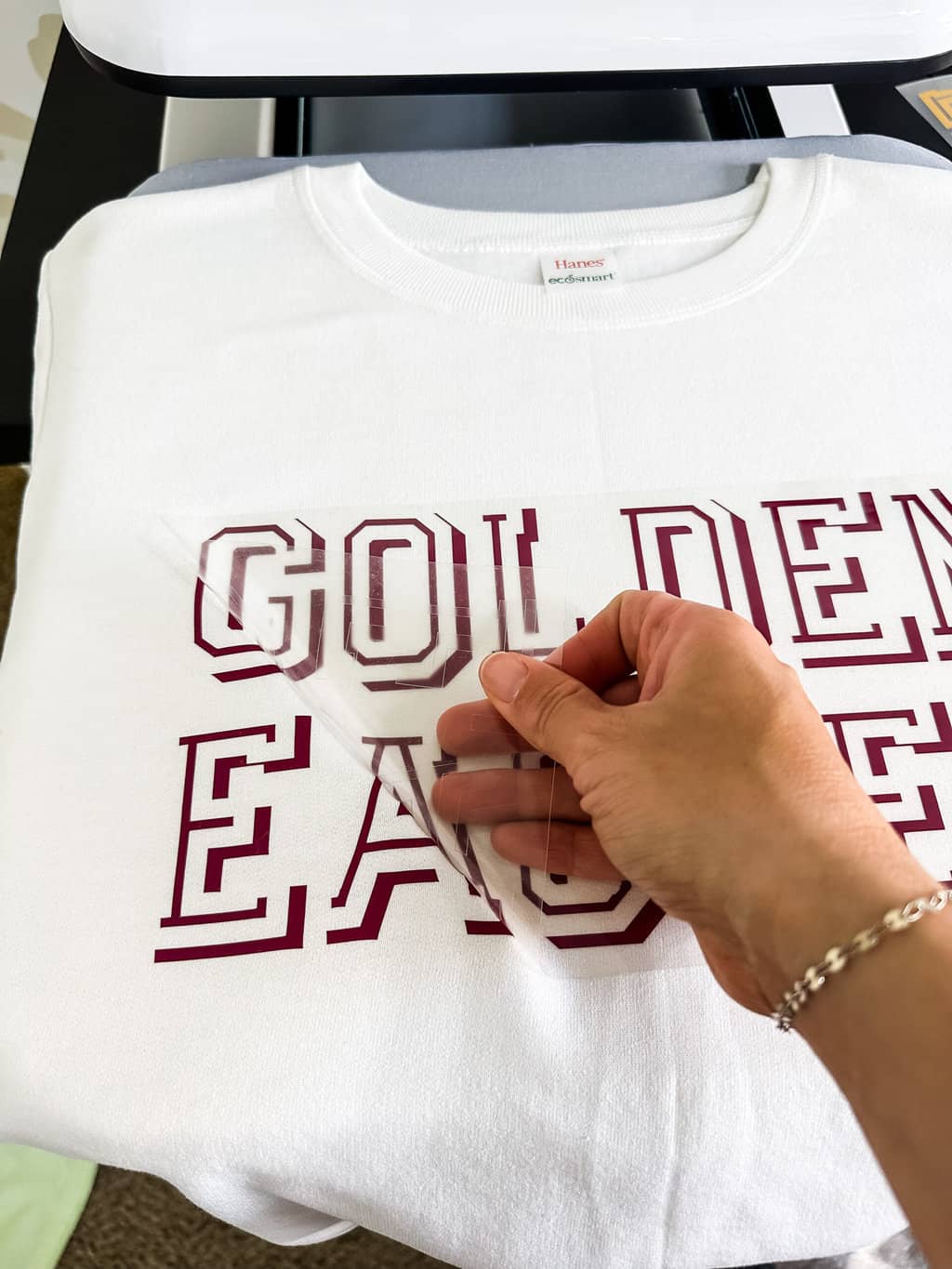 How to Apply Heat Transfer Vinyl to a T-Shirt with an Automatic Heat ...